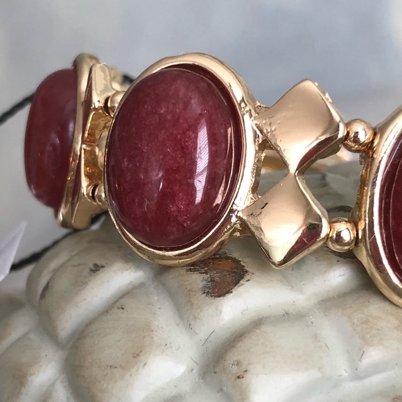 White House Black Market | Jewelry | Whbm Strawberry Quartz Stretch ...